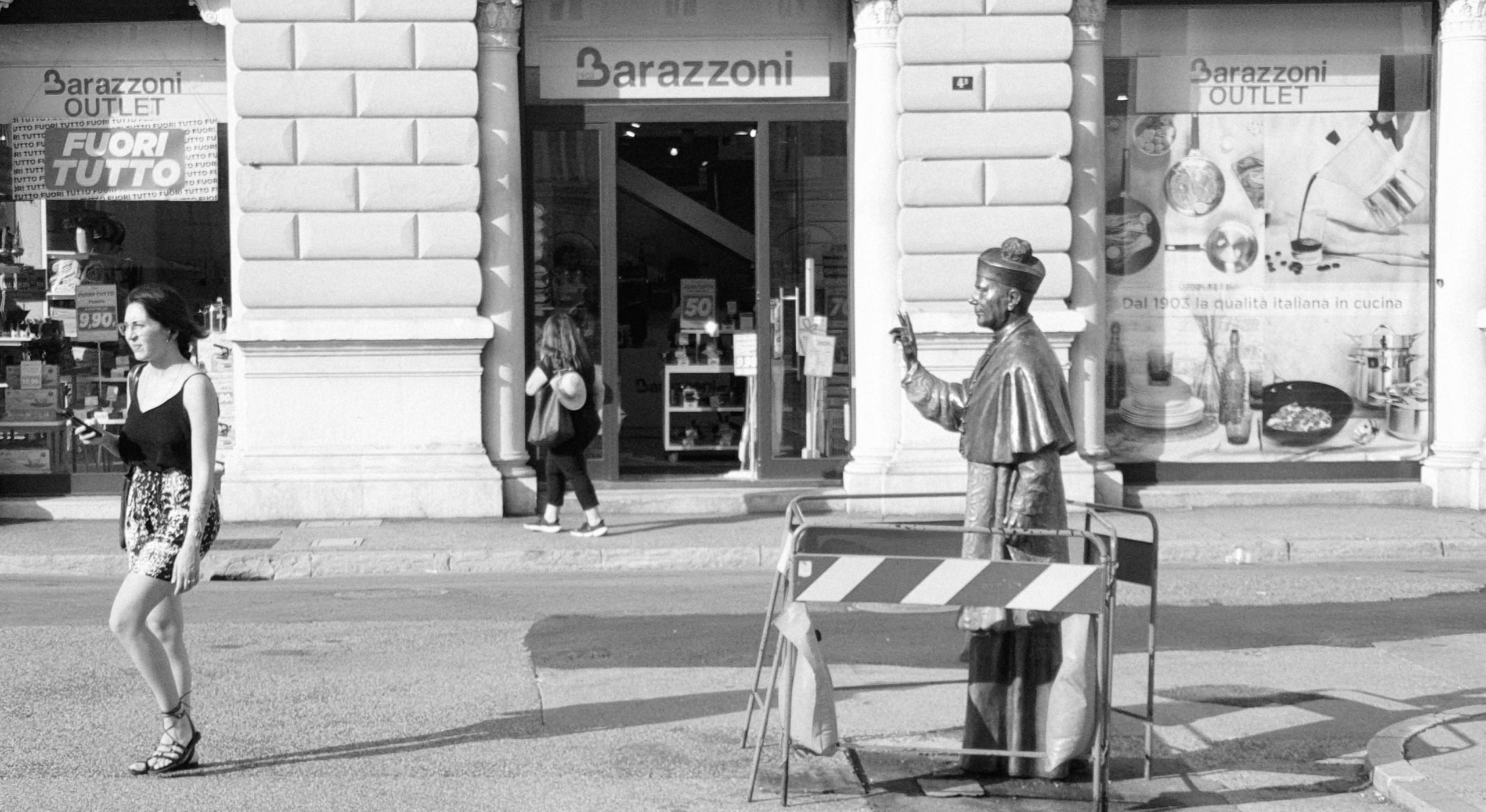 Analog Photography: Urban Complexity & Contradiction - Poetic Realism ...